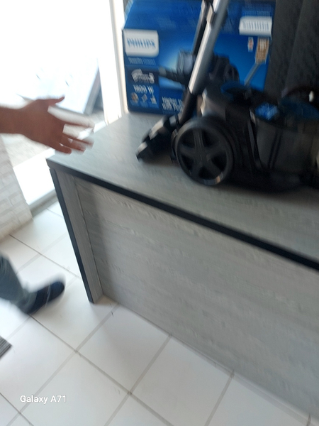 Продаётся плисос Philips 1800w из Дубая