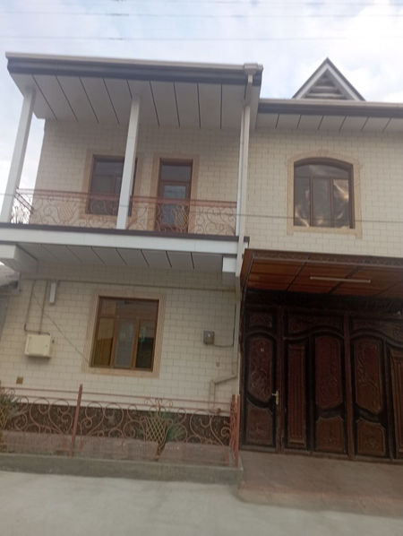 Barcha qulayliklarga ega tayyor uchastka sotiladi