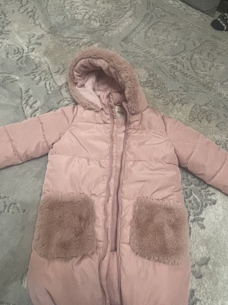 Куртки в илеальном состоянии на девочку 7-8-9 лет