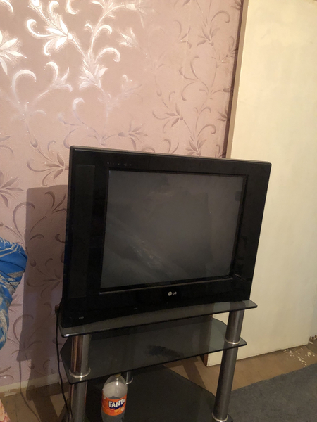 Прадаётся телевизор LG