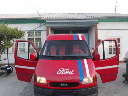 Ford guruzavoy sotiladi 1995  -yil ishlab chiqarilgan