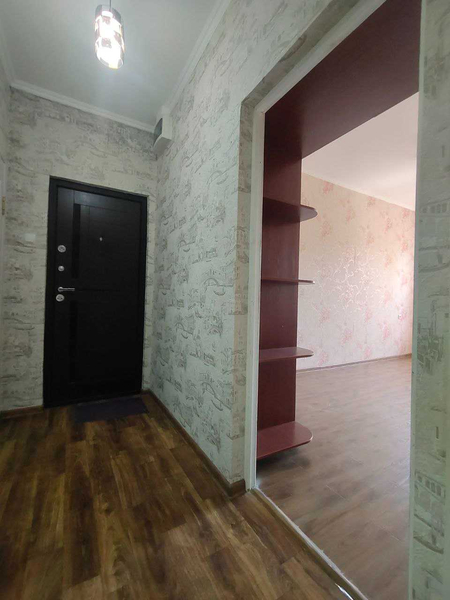 Продается 3ком пер.в 4 ком квартира.Ялангач.Институт Культуры