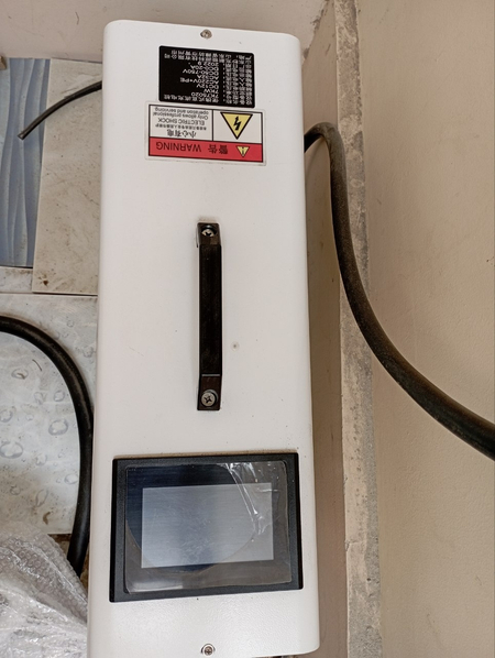 elektromobil zaryadkasi sptiladi