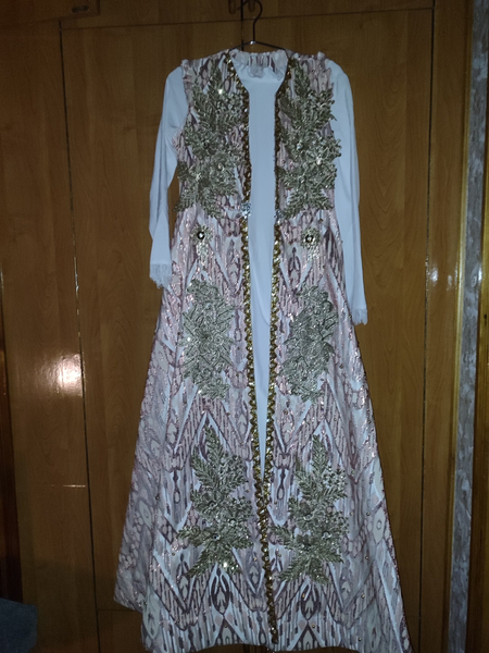 Kiyimlani hammasi 180 ming somdan