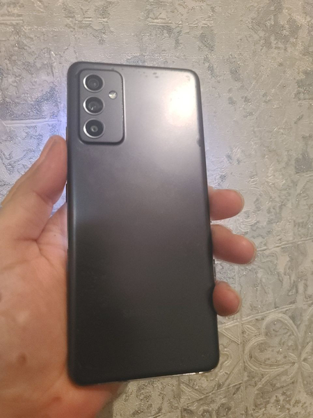 Samsung a82 128gb holati rasmda