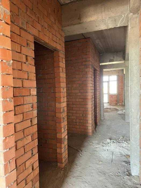 (К126050) Yakkasaroy tumanida 4-xonali kvartira sotiladi