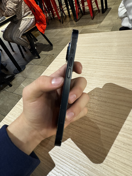 Срочно продается Iphone 13