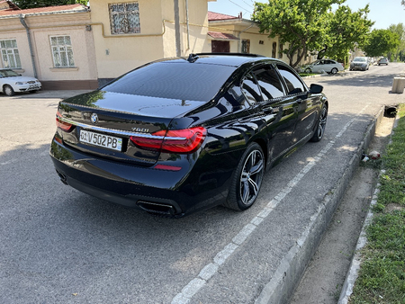 BMW M750i individual