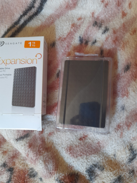 Продаю Хард диск SSD 1тб и 512 гб.