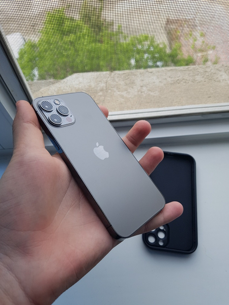 iPhone 12 pro black