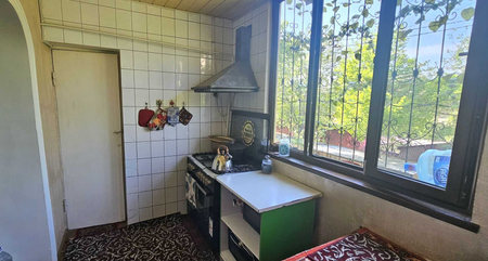 Продаётся квартиры 5/2/4 91 м².Ориентир Рынок Гвардейская J2418)