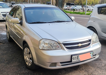 Продаётся Lacetti 1.8