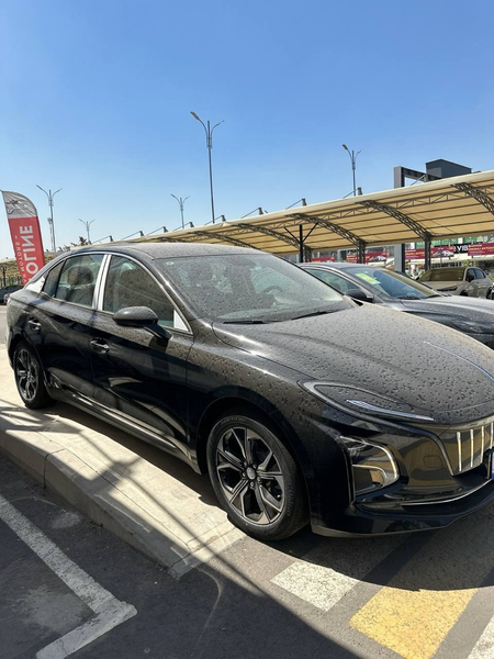 Hong QI  EQM5 ev 2024