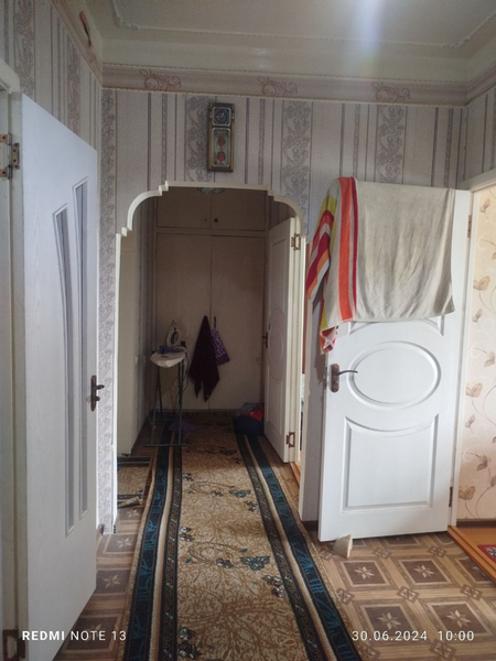 Срочно продаётся 3х комнатная квартира на Куйлюке,рядом метро Киёт.