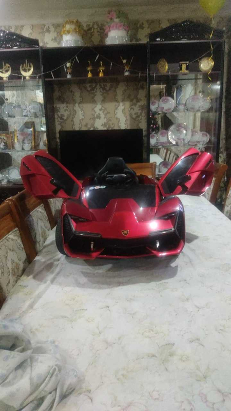 Pultli moshina Ferari