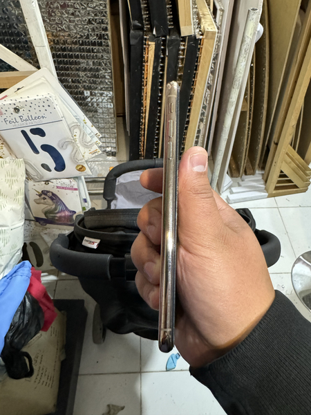 Iphone xs max. Sotiladi  karopka dakment