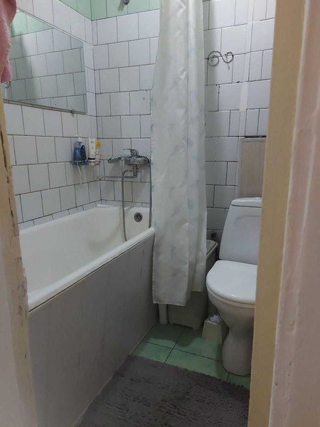 Сдается 2 ком на Новомосковской, в центре. Можно студентам