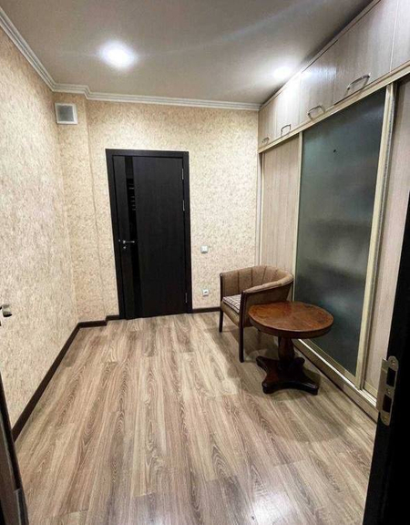 Продам квартиру 5/3/9/100м2 Госпитальный рынок, makro, parkwood