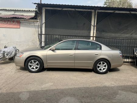 Nissan Altima 2006 2.5л продам срочно