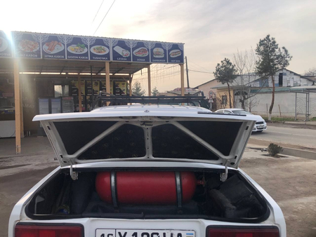 Vaz 2107 gaz-benzin