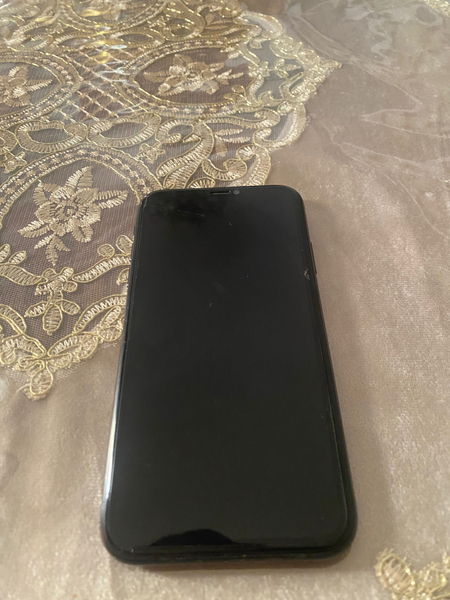 Iphone sotiladi srochno XR