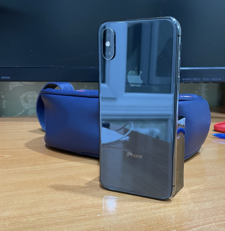iPhone xs black 64gb