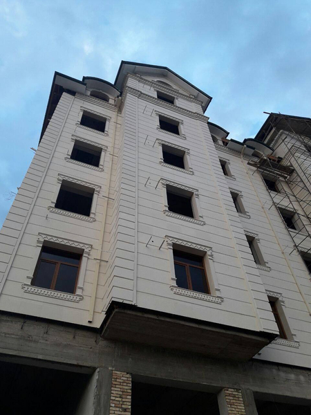 Binolar fasad qismiga granit toshlar zinalar zavo'dan to'g'ridan