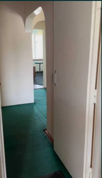 Госпитальная 2х ком рядом рынок .Т. +не торцевая