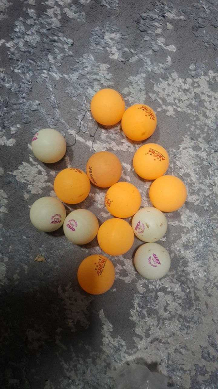 Stol Tennis sharik
