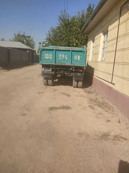 ЗИЛ сотилади 130