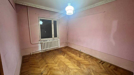 Срочно продаётся 3 ком квартира очень срочно Карасу 6  М.Улугбек (142)