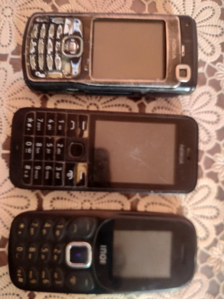 Nokia N70 Nokia 220 va Ioni 100 sotiladi