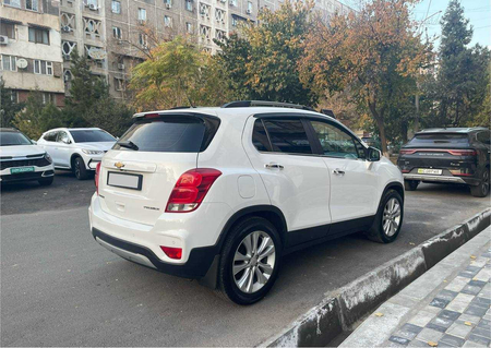 Продается TRACKER
