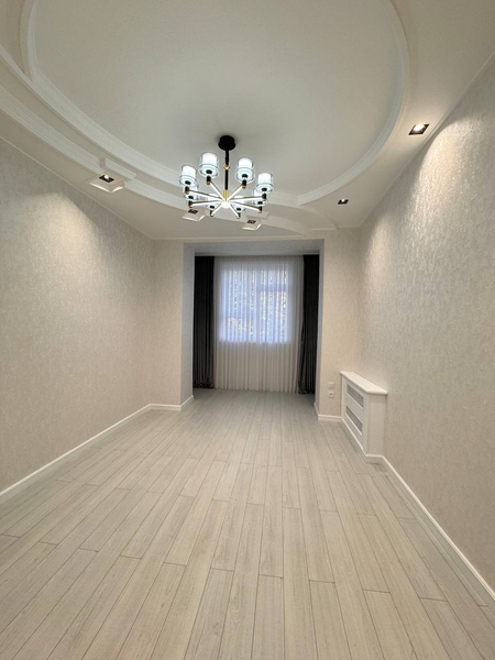 Shoto rustavelli. 3/3/4. 80m2. Patalok 3.30.