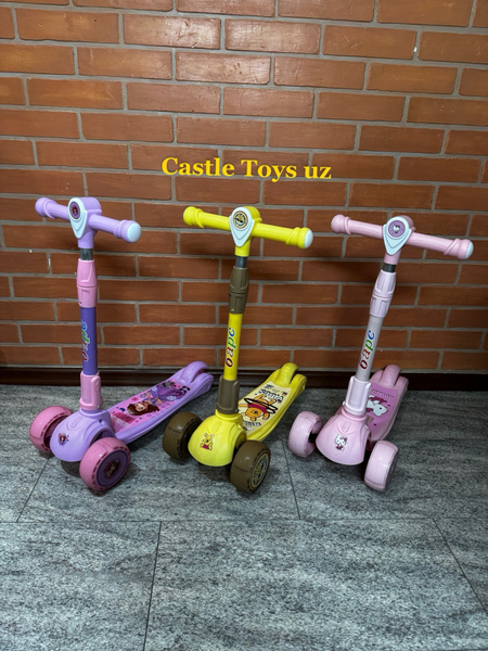 Самокат трехколесный со светящимися колесами, геливий балон  2-6 лет