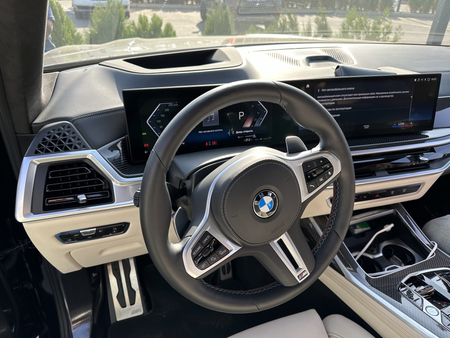 BMW X7 M60i full option