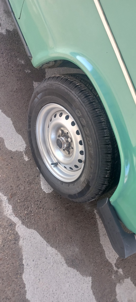 Vaz 2106 Sotiladi.