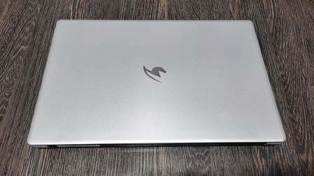 Скидка нарх арзонлади Macbook ищқибозларига  Macbookдан тикка чопилган