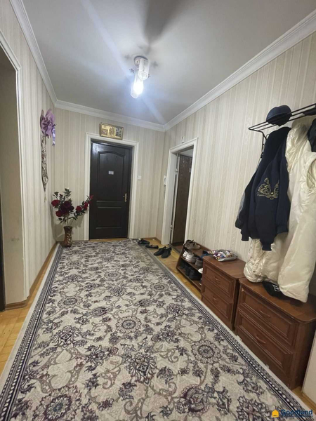 Продается 3 ком квартира в Юнусабадском районе на Шахристане J 2134