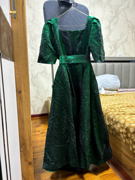 Женское вечернее платье