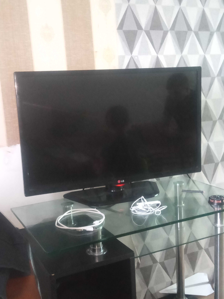Продаю срочно Телевизор LG