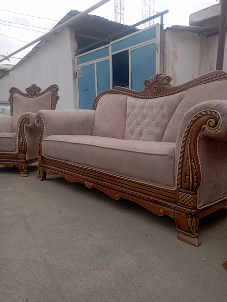 продам оригинальные диван два кресло