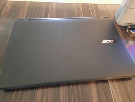 Acer tinñiq noutbuk sotiladi