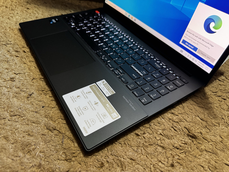 ASUS - 15.6” OLED 2.8K 120hz! I9-13900H! 16GB! 1TB SSD