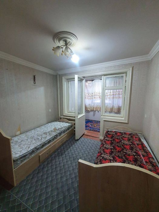 Сдается 4х комнатная Квартира. В Микрорайоне. СУПЕР ЦЕНА.