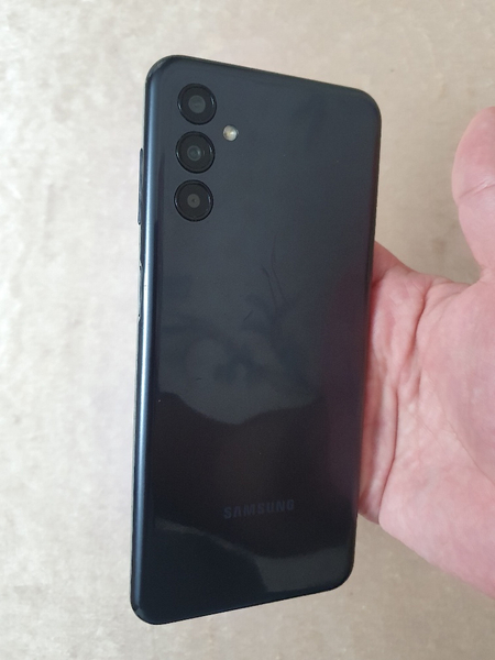Srochna Sotiladi Samsung Galaxy M13 4/64Gb Rang Black Original Vietnam
