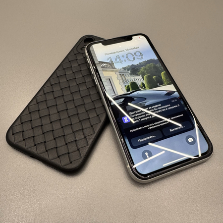 iPhone XR 64gb LL/A region