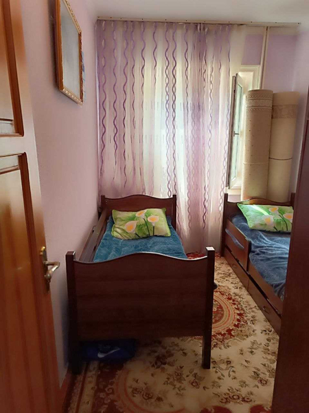 Квартира на Ахмад Югнаки 2/3/5 среднее состояние Балкон 2*6 58м2