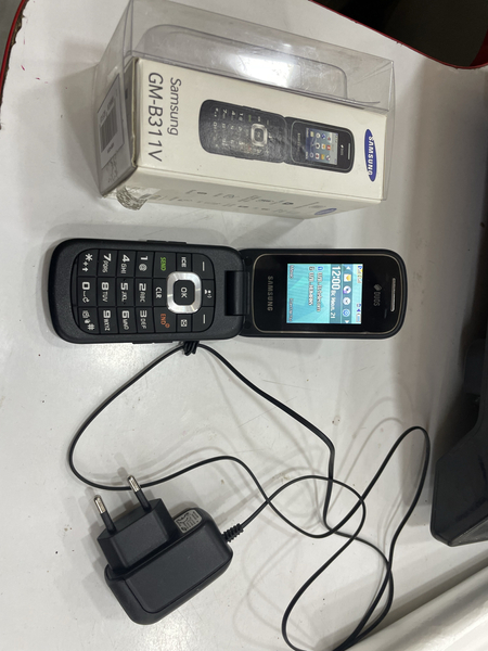 Samsung legushka yangi turipti kup ishlamagan