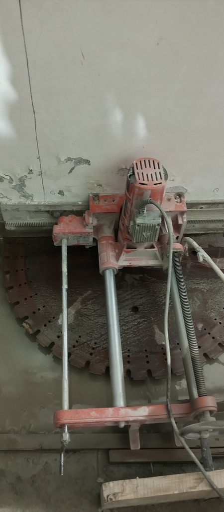 Rezka beton na luboy slojnosti.